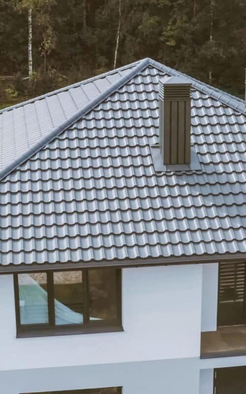 Mansardedak: Kenmerken, Voordelen & Interessante opties